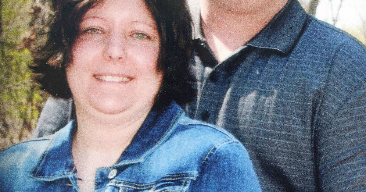 Mobley, George plan October wedding – Osceola-Sentinel Tribune