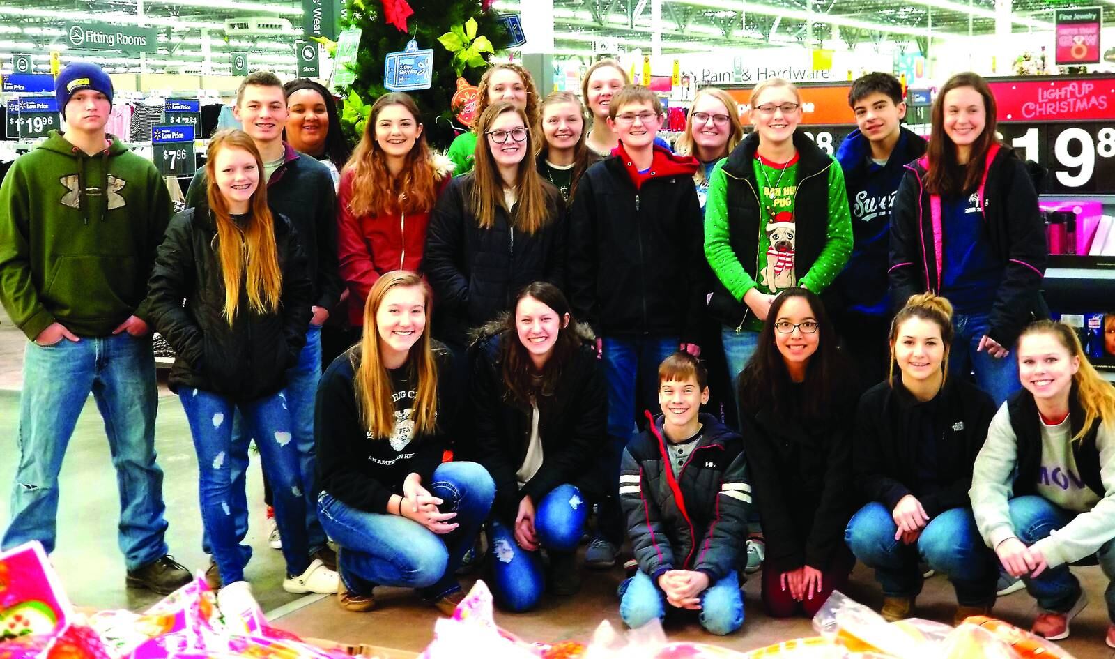 CCOPS Christmas shoppers – Osceola-Sentinel Tribune