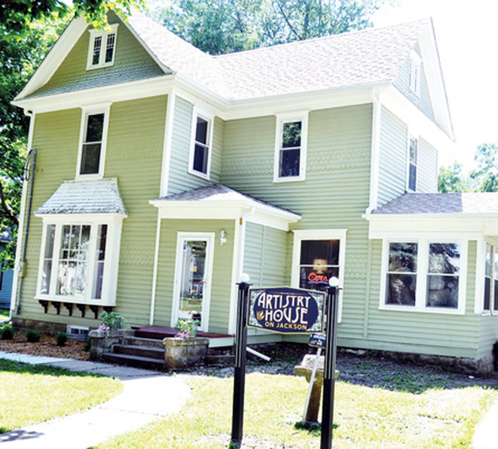 Old home transformed into 'artistry house' – Osceola-Sentinel Tribune