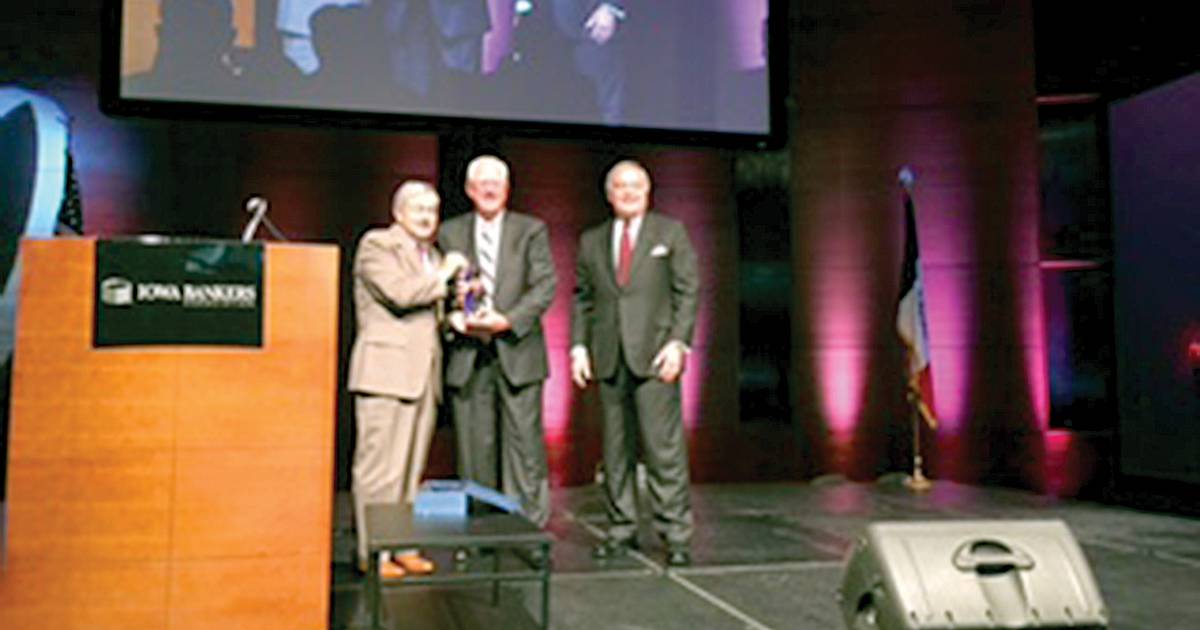Iowa Bankers Association honors Jim Schipper with Leach Leadership Award – Osceola-Sentinel Tribune